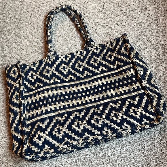 H&M | Bags | Hm Limited Edition Jacquard Weave Tribal Patterned Jute ...